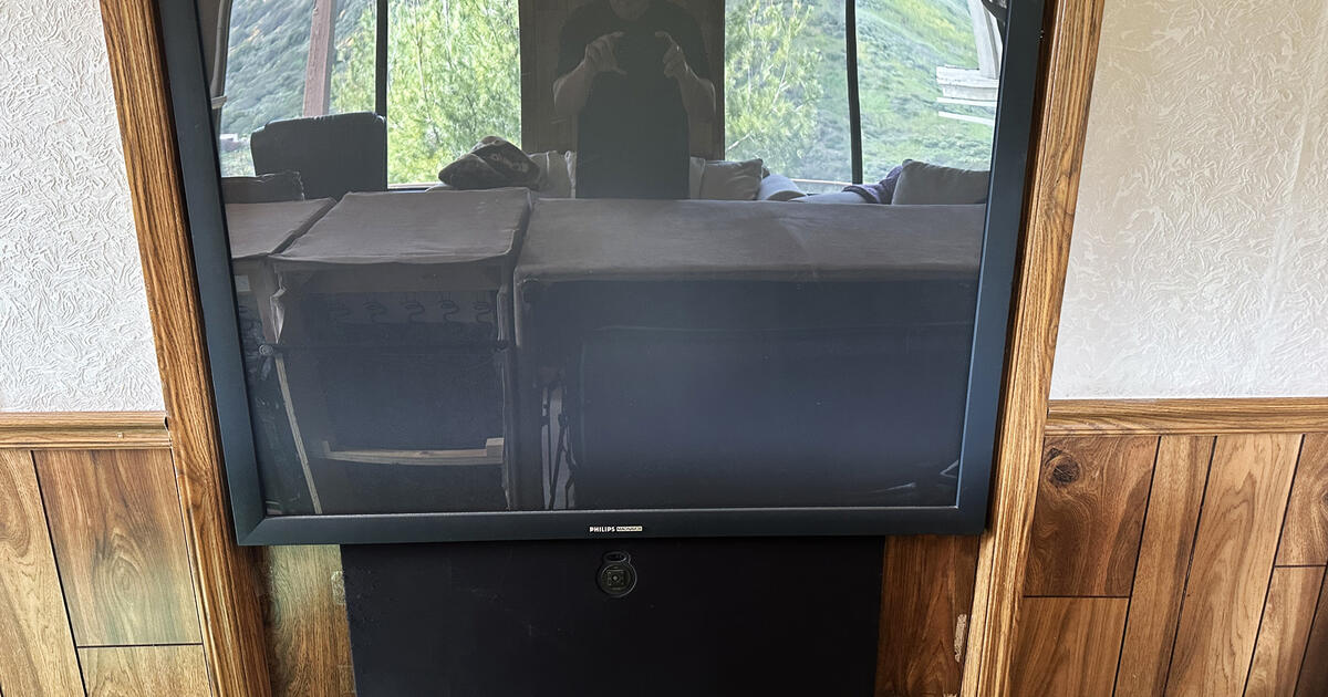 ** FREE ** Philips Magnavox 53" Rear Projection TV for Free in Santa ...