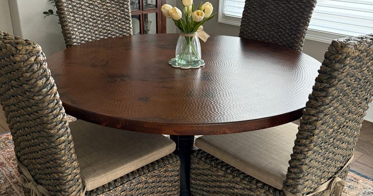 Havertys Copper Canyon round table and four chairs for $800 in Vonore ...