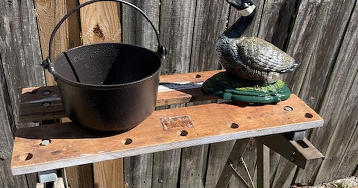 Cast Iron pot and cast iron decorative goose for $40 in Fernandina ...
