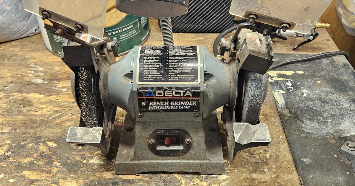 Delta Bench Grinder with Flexible Lamp for $40 in Mount Washington, KY ...