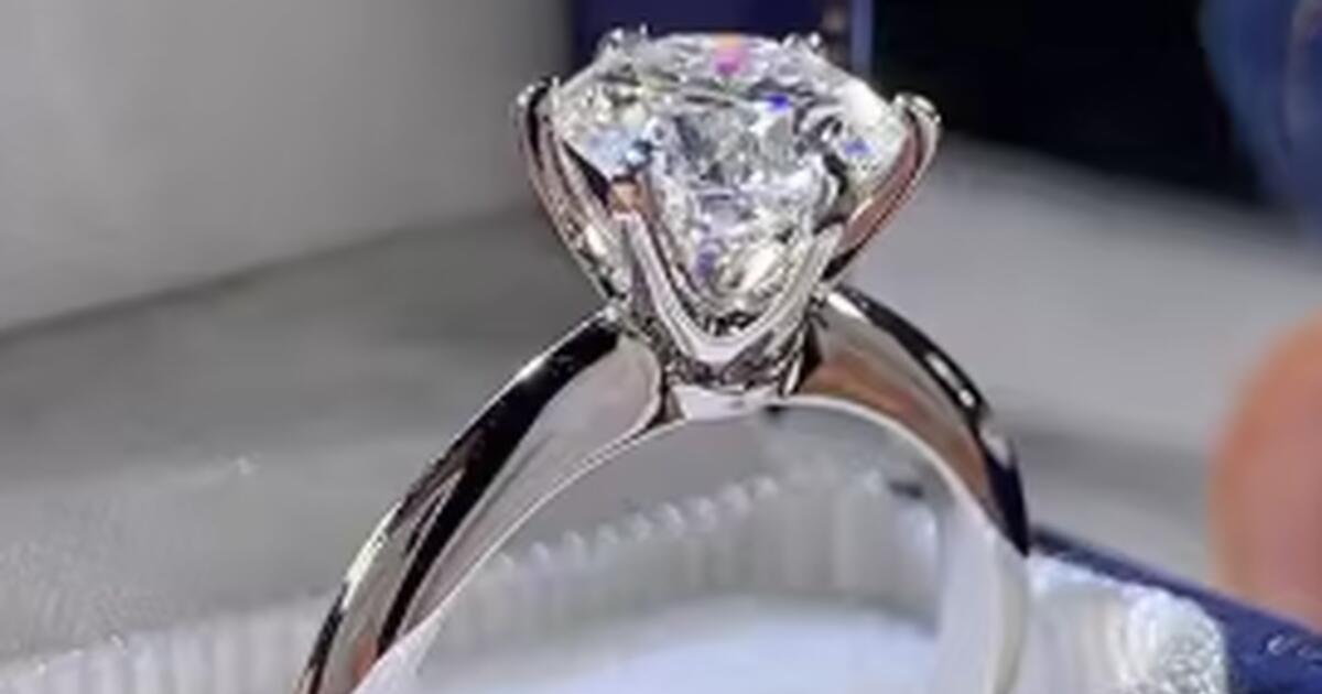 Breathtaking, High-Quality 1ct Moissanite Diamond S925 Engagement Ring ...
