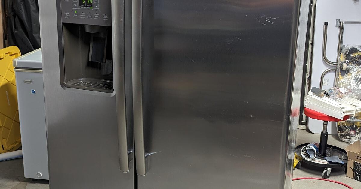 GE 26 cbft refrigerator for Free in Gilbert, AZ | For Sale & Free ...