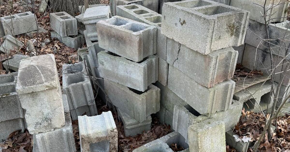 Free cinder blocks & red bricks for Free in Shelby Township, MI | For ...
