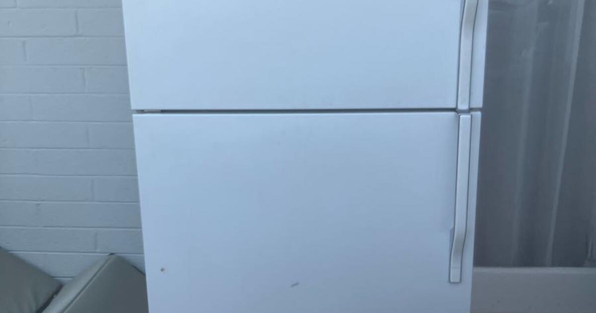 Admiral 18.6 cu.ft. Frostless Refrigerator/Freezer. for Free in Phoenix ...