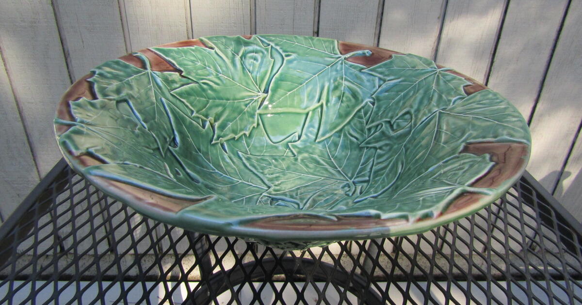 Bordallo Pinheiro / LARGE GREEN MAPLE LEAF / Fall SERVING Bowl for $10 ...