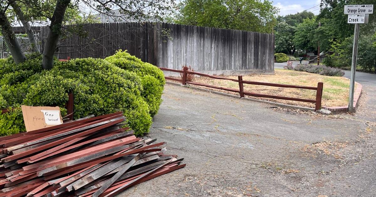 Free grape stake fencing for Free in Sacramento, CA | For Sale & Free ...