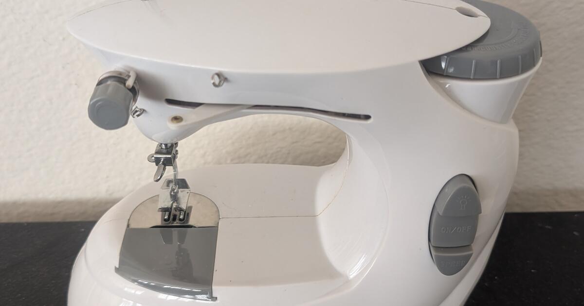 New Shark Sewing Machine 998A for Free in Irvine, CA | For Sale & Free ...