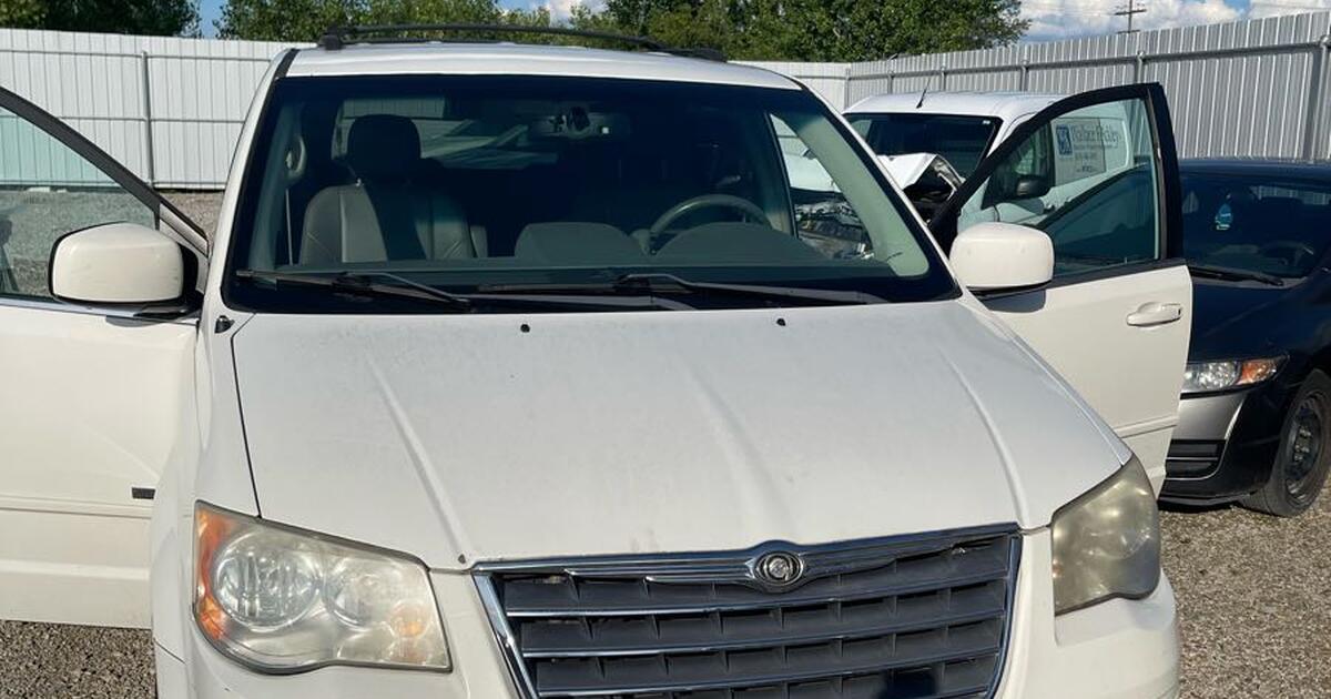 Chrysler Minivan for $3000 in Columbus, OH | For Sale & Free — Nextdoor