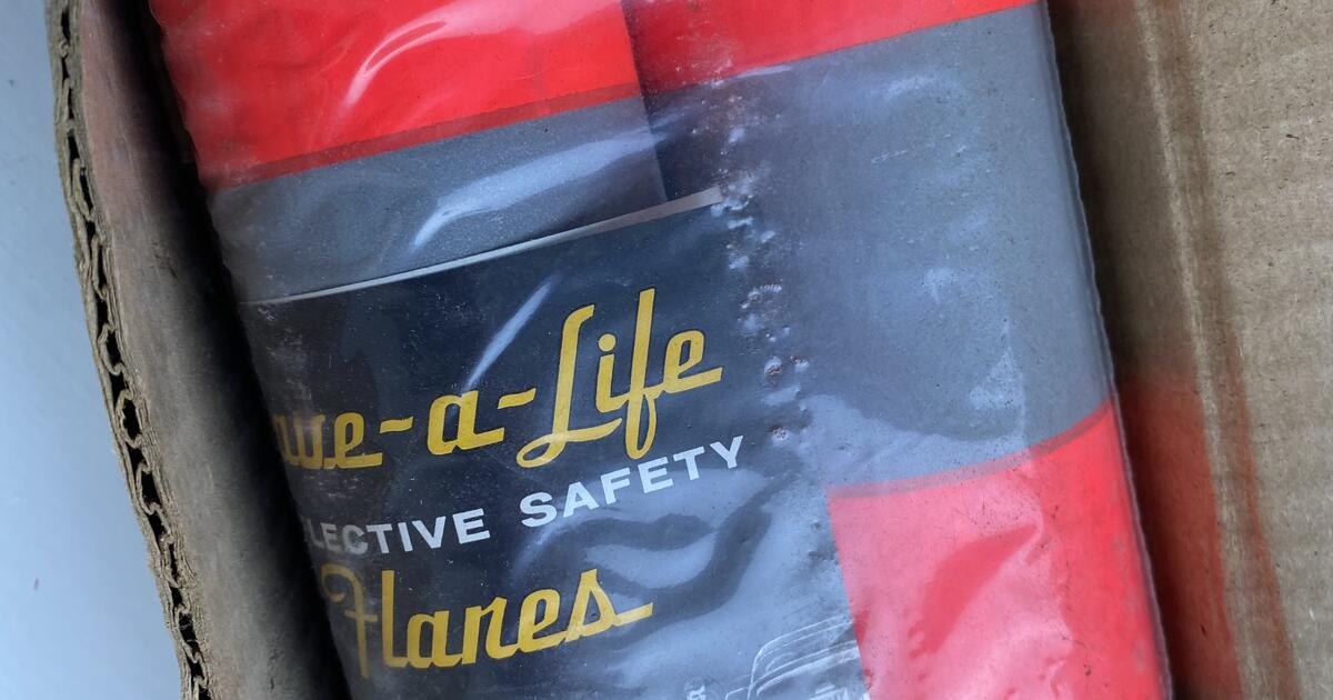 Vintage save-a-life flares for Free in Windsor, CA | For Sale & Free ...