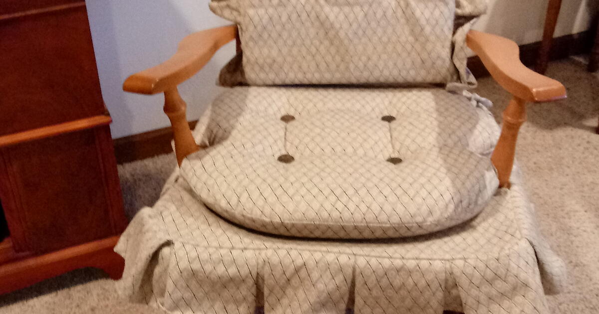 Rocking chair for $15 in Appleton, WI | For Sale & Free — Nextdoor