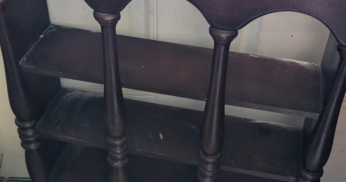 Pending - Wall Curio Shelves for Free in Longwood, FL | For Sale & Free ...