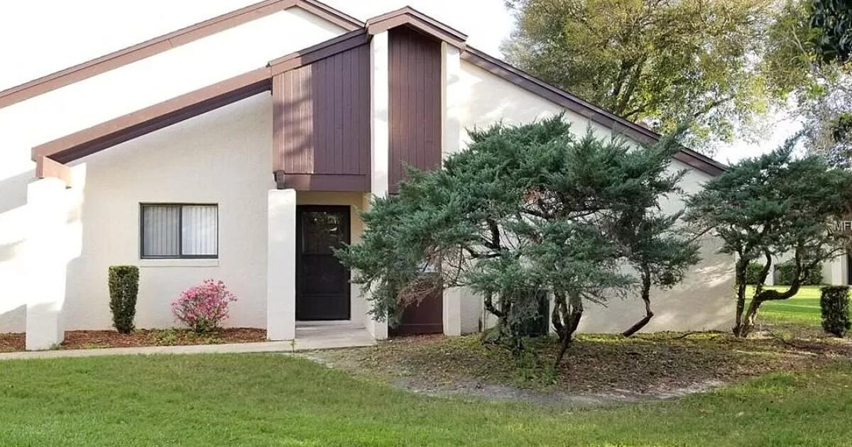 55+ Breezewood Village Condo (Pending) for $190000 in Deltona, FL | For ...