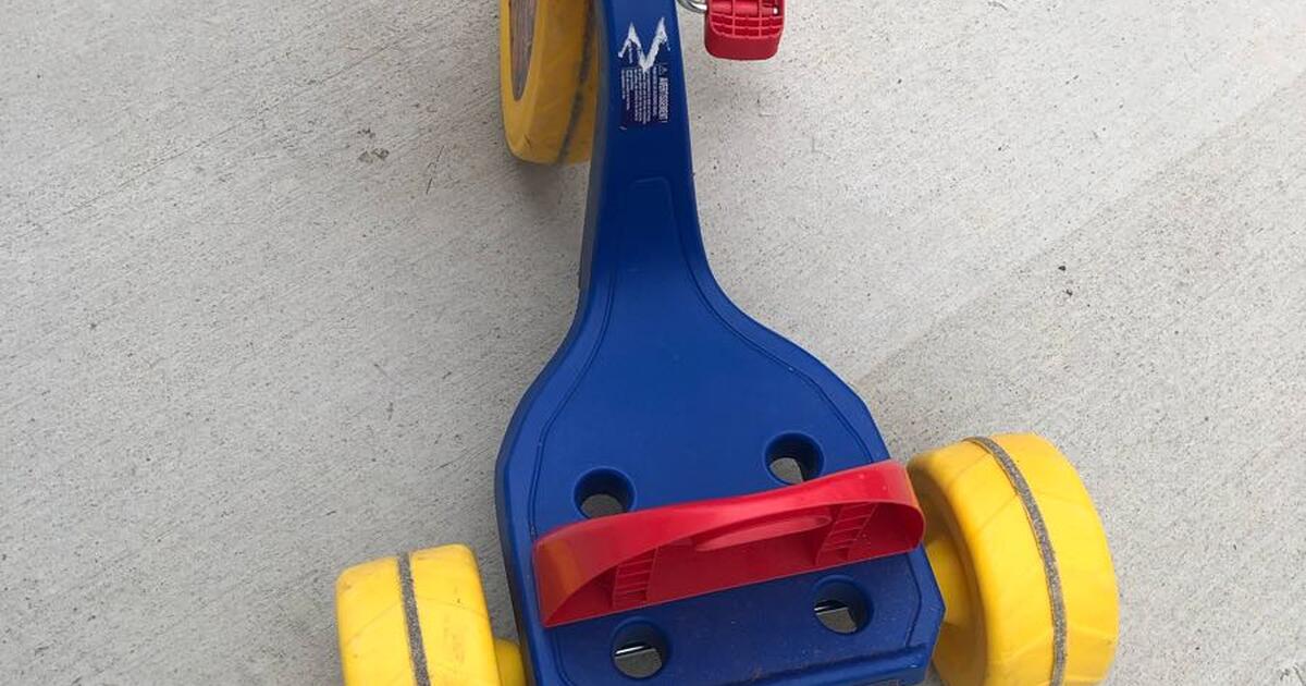 Fly Wheels Disney 95422 Toy Story 15" Junior Cruiser Ride-on, Ages 3 ...