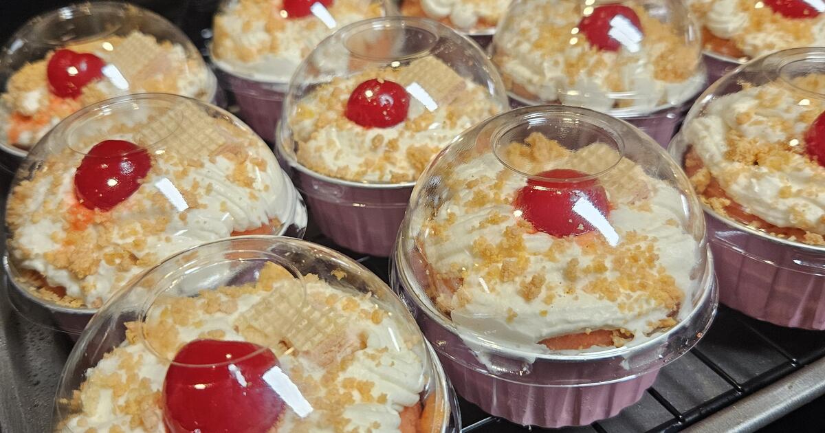🍓 strawberry tres leches cupcakes 🍓 for $2 in Merced, CA | For Sale ...