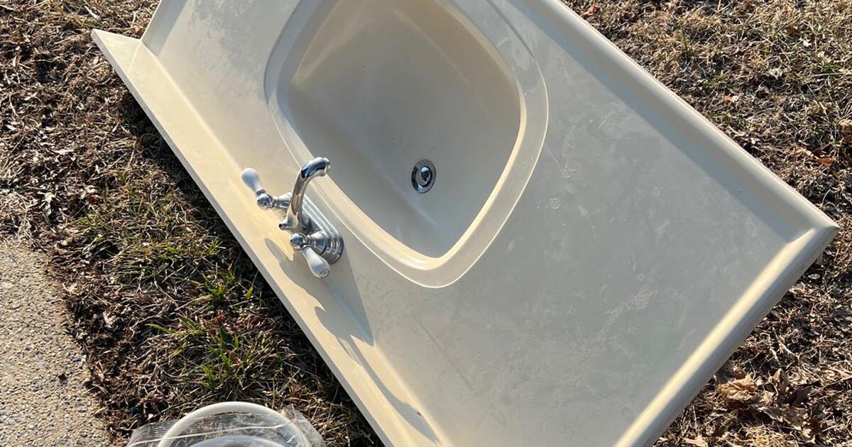 Bathroom 48” Vanity Counter with Sink with Faucet, Handshower, Curb ...