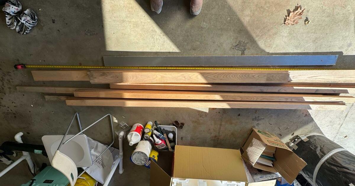 Free Wood Oak Trim Lengths 8 12 For Free In Norwalk CT For Sale