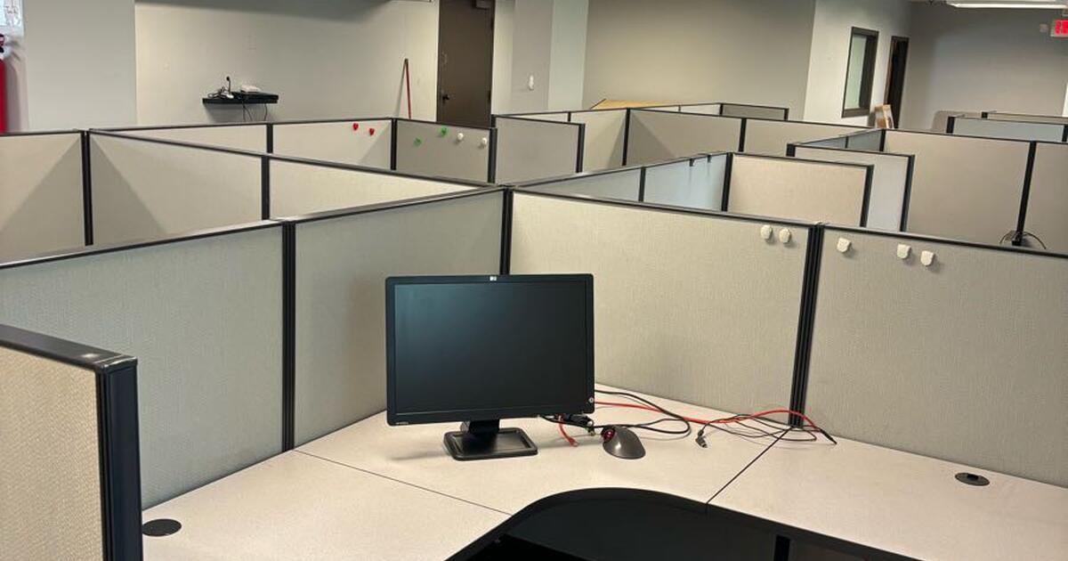 FREE DELIVERY & ASSEMBLY! High Quality Office Cubicles / Work Stations ...