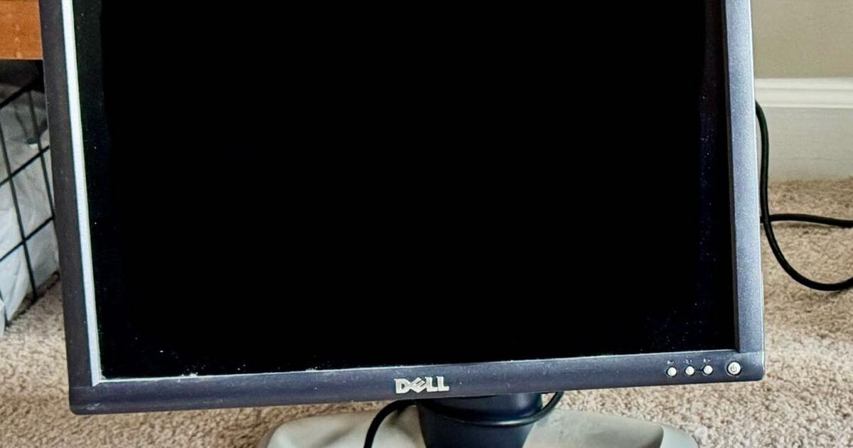 Dell Monitor 1901FP Great condition! for $7 in Arlington, VA | For Sale ...