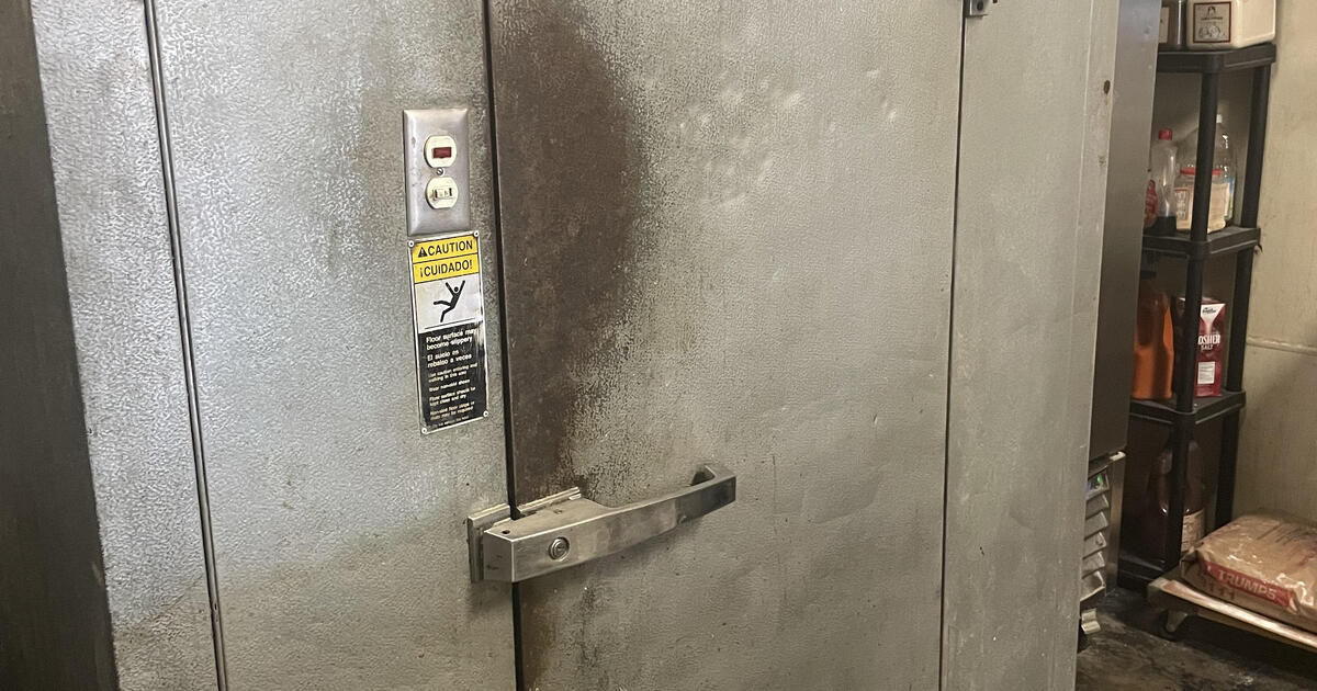 Old walk-in cooler for scrap for Free in Jacksonville, FL | For Sale ...