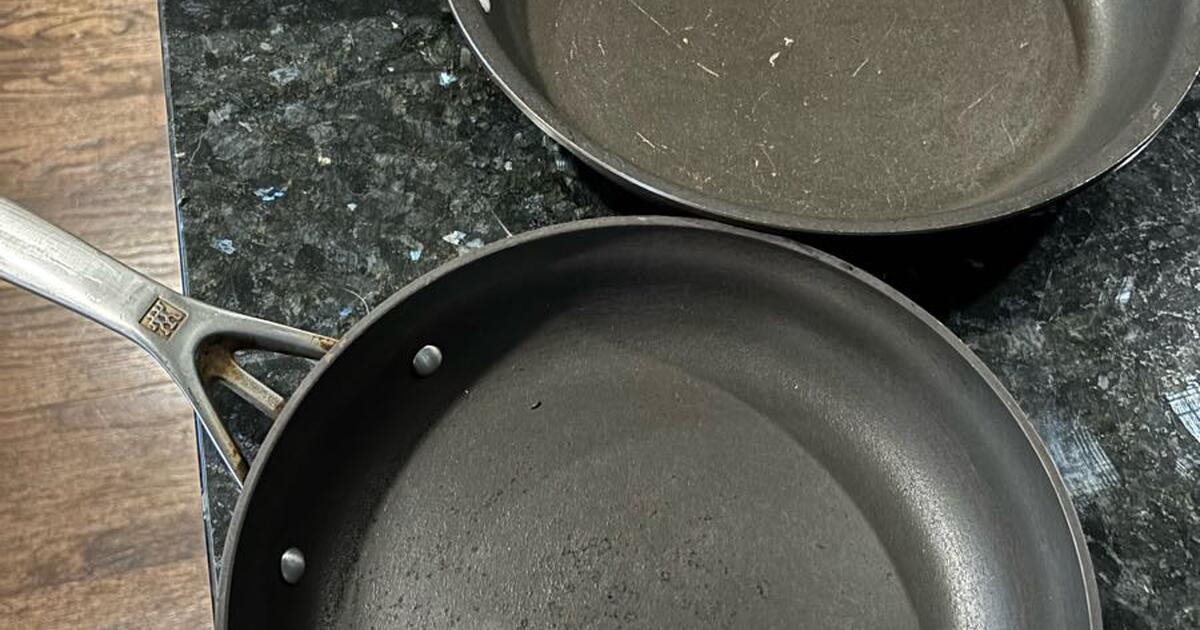 Free set of Frying Pans. Pick up in Mamaroneck for Free in Mamaroneck ...