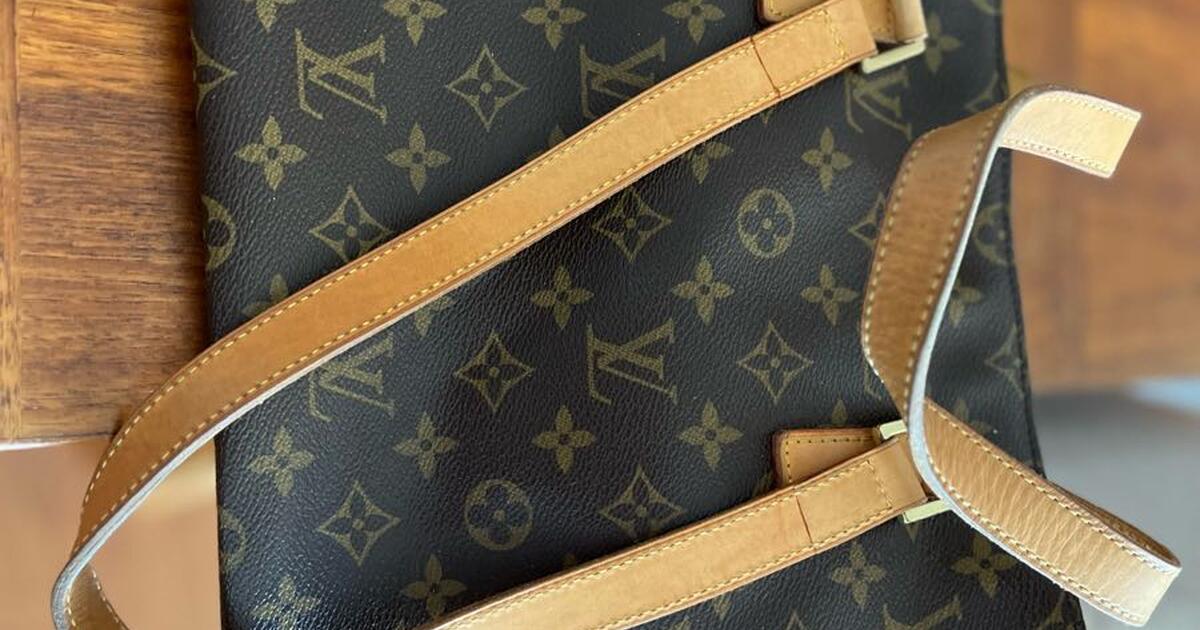 Louis Vuitton purse for $300 in Seattle, WA | For Sale & Free — Nextdoor