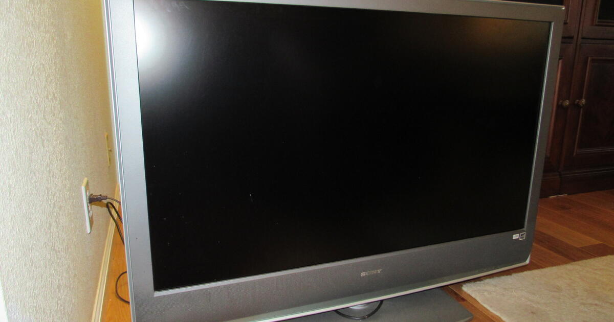 Sony Bravia 46" flat screen TV for Free in Orangevale, CA | For Sale ...