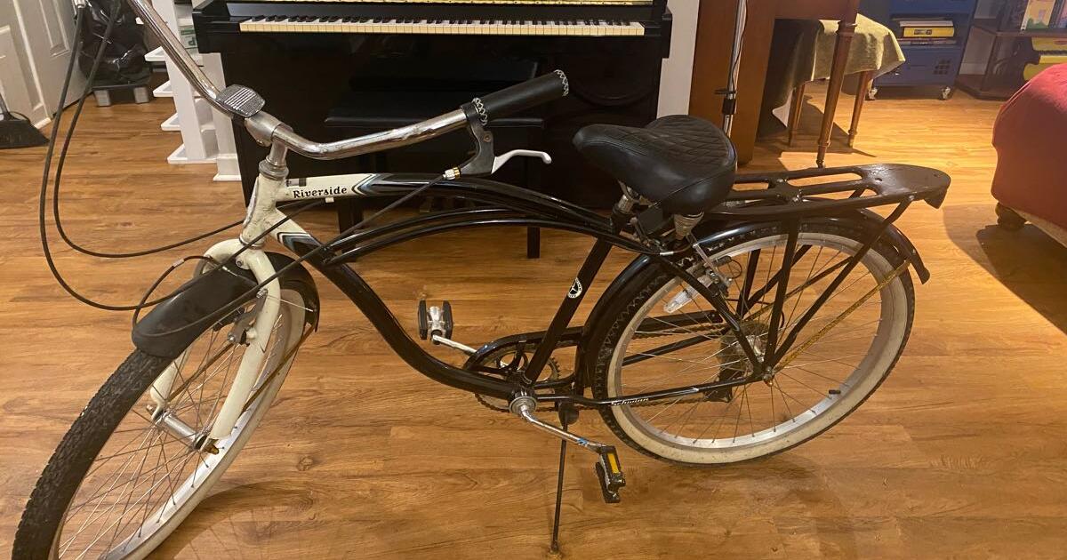 VINTAGE SCHWINN RIVERSIDE BEACH CRUISER BICYCLE for $150 in Bluffton ...
