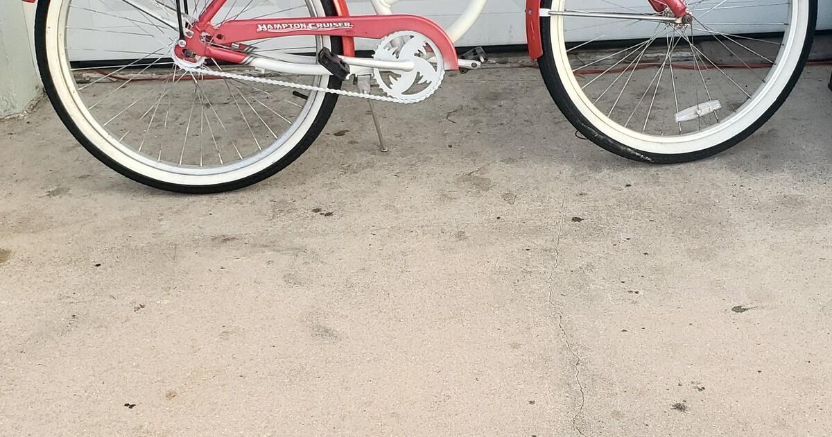 26inch Wheels women or men easy step thru Hampton Cruiser for $75 in ...