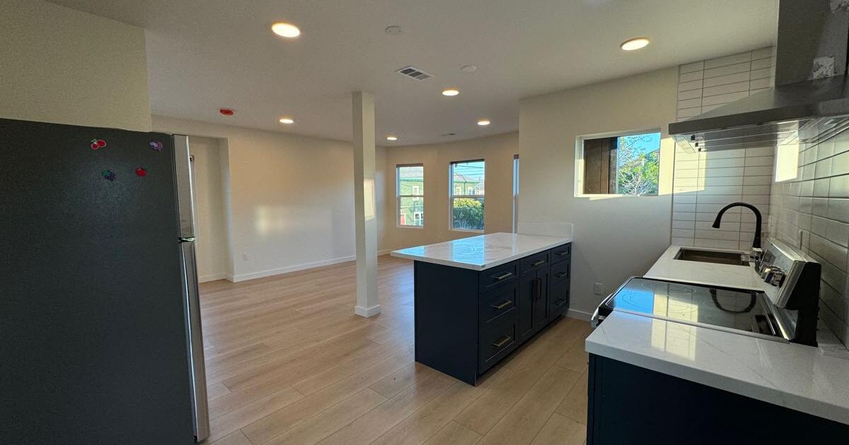 1B1B in 2B2B house in Emeryville for $2200 in Oakland, CA | For Sale ...