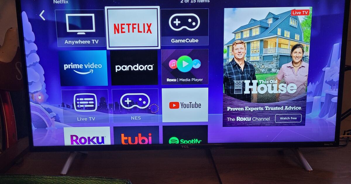 45 Inch Smart Roku TV 4K WiFi W/ remote & feet. Great condition works ...