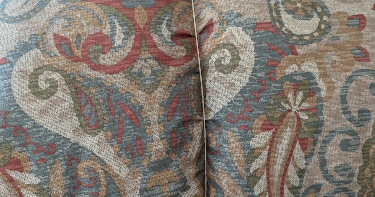King Size Comforter With Shams for Free in Goodyear, AZ | For Sale ...