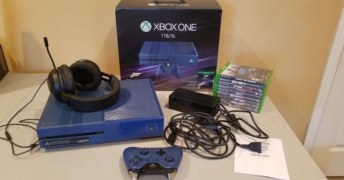 Microsoft Xbox One Forza Limited Edition 1TB Blue Console Bundle ...