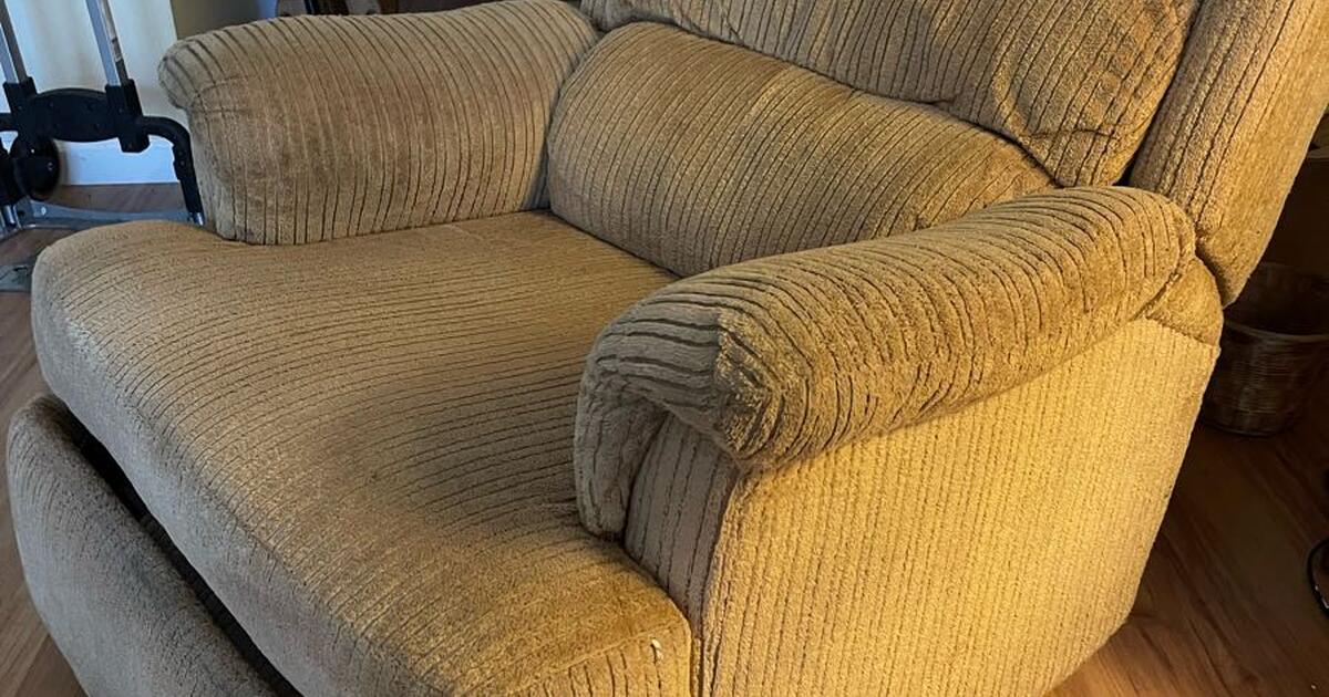 Recliner for Free in Santa Rosa, CA | For Sale & Free — Nextdoor