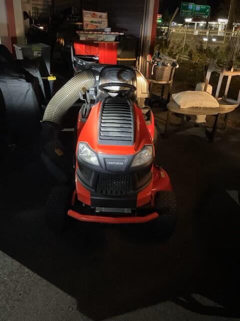 CRAFTSMAN T210 Turn Tight 18-HP Hydrostatic 42-in Riding Lawn Mower ...