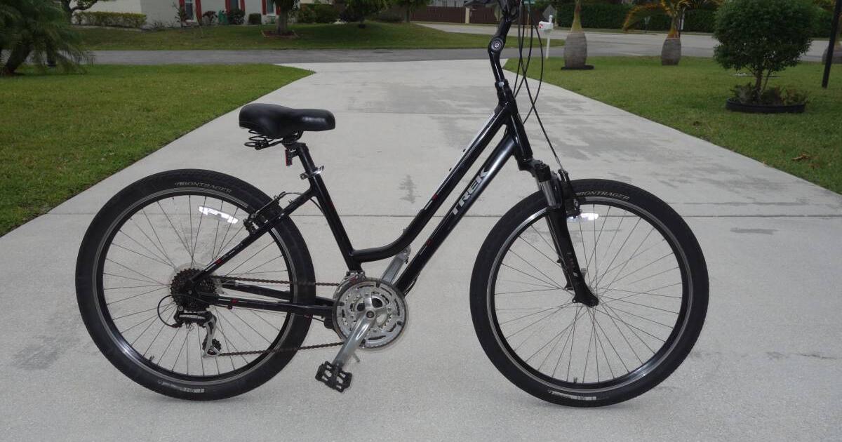 Ladies Trek Shift 3 Aluminum Low Entry Bike 26” Tires 24 Speeds Medium Frame for $175 in Lake ...