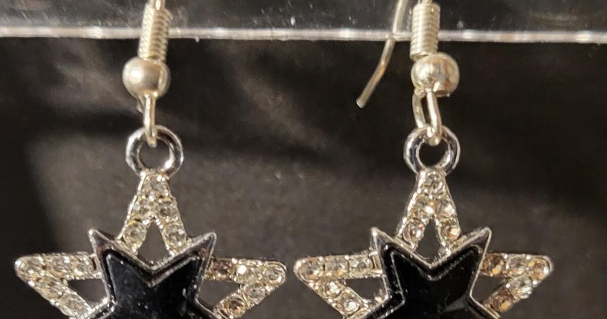 Black 3Star Earrings for $3 in Northglenn, CO | For Sale & Free — Nextdoor