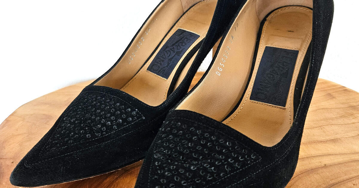 Salvatore Ferragamo Black Felt Suede Mid Heel Pumps Shoes Perforated ...