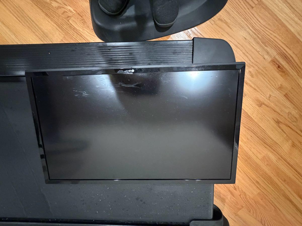 LG 27 inch Screen Monitor. have base too. for Free in San Francisco, CA ...