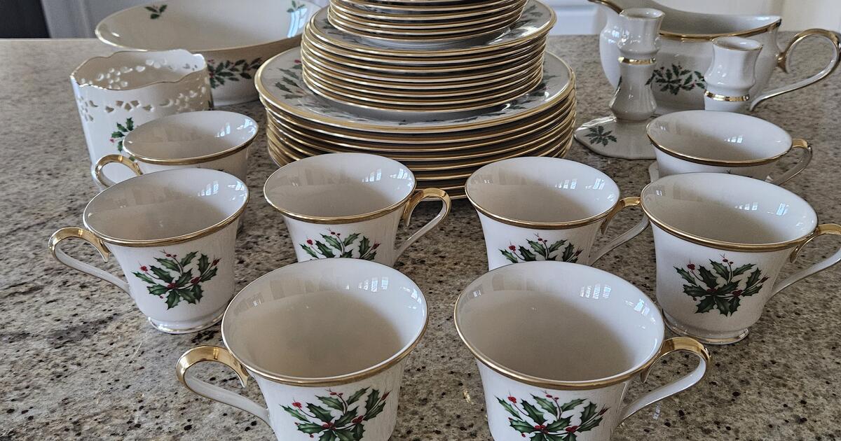 Lenox Holiday Fine China for $250 in Palm Desert, CA | For Sale & Free ...