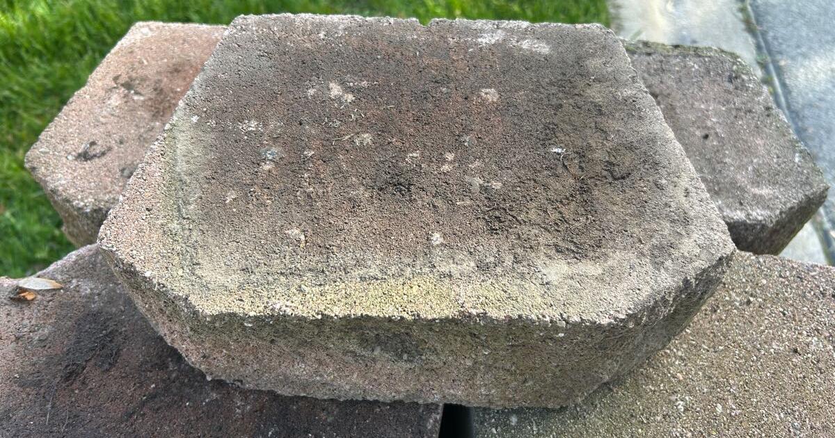 Retaining wall blocks (or fire pit) *curb alert* for Free in Lisle, IL ...