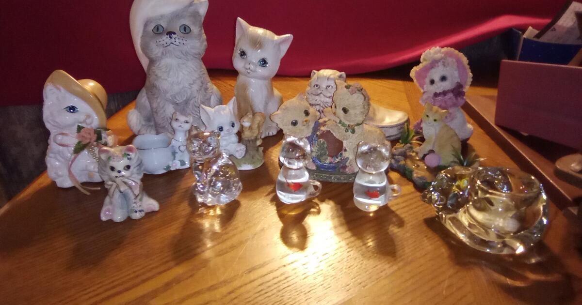 LOVERS OF ALL THINGS CATS- 15 cat figurines- some newer, some antique ...