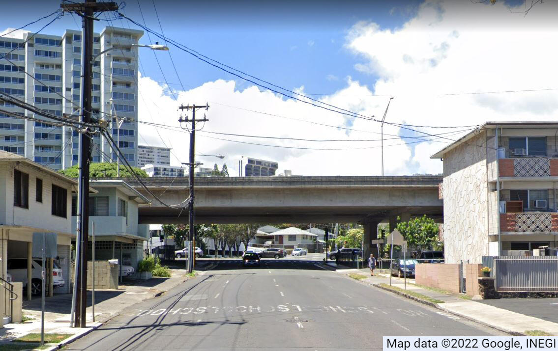 Hawaiian Electric pole replacement Tuesday on Pensacola Street at ...