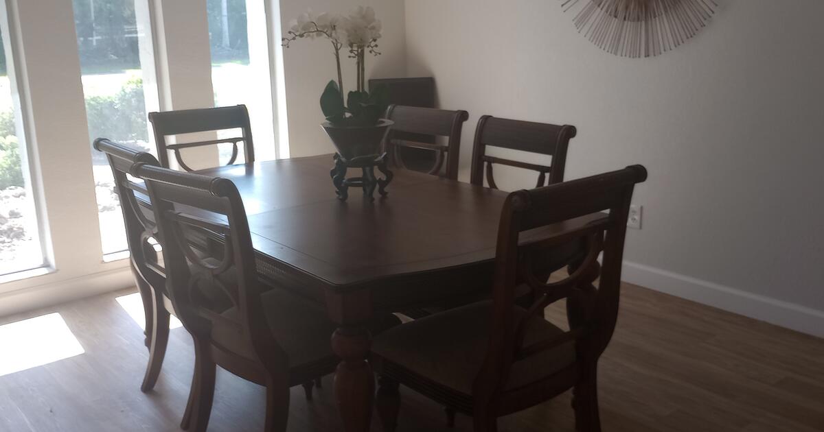 Ernest Hemingway Dining Table With 6 Chairs And A Leaf To Expand To ...