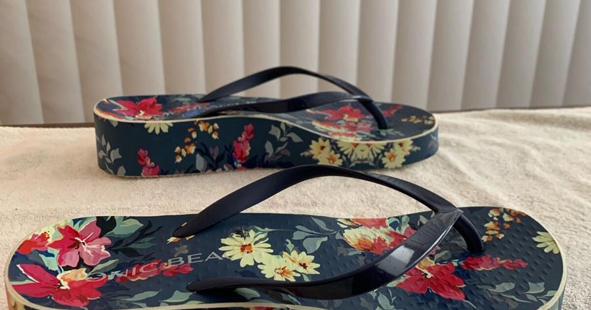 Vionic Beach Sandals for $10 in Palm Beach Gardens, FL | Finds — Nextdoor