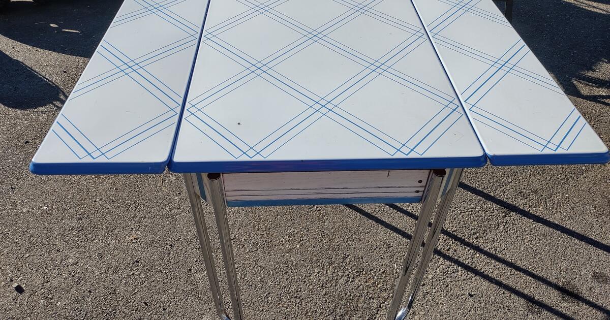Antique Enameled Kitchen Table - $300 OBO for $350 in Burlington, WA ...