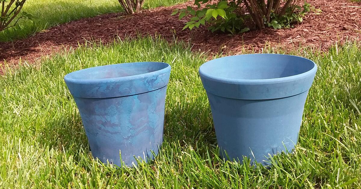 Blue Resin Planters for $2 in Louisville, KY | For Sale & Free — Nextdoor