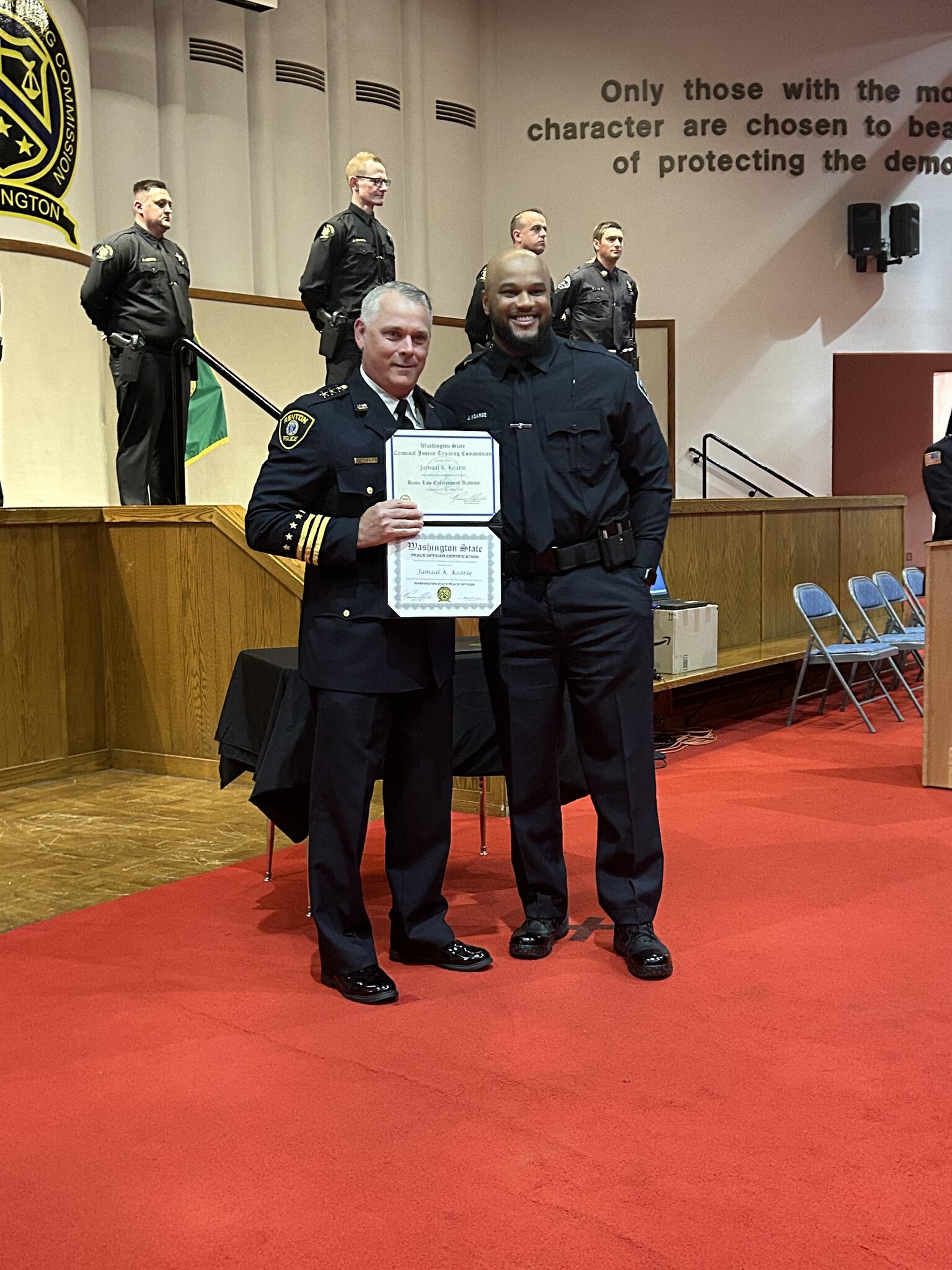 𝙏𝙬𝙤 𝙉𝙚𝙬 𝙍𝙚𝙣𝙩𝙤𝙣 𝙋𝘿 𝙊𝙛𝙛𝙞𝙘𝙚𝙧𝙨 𝙂𝙧𝙖𝙙𝙪𝙖𝙩𝙚 𝙛𝙧𝙤𝙢 𝙩𝙝𝙚 𝘼𝙘𝙖𝙙𝙚𝙢𝙮 (Renton Police ...