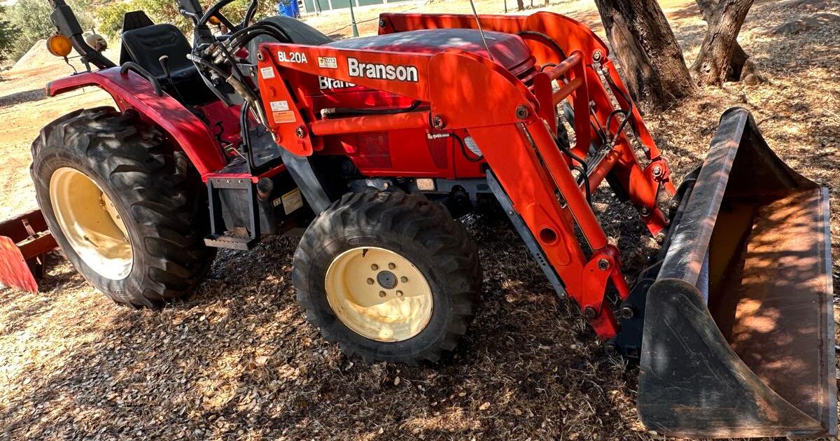 Branson 4220, w/ backhoe and and attachments for $14500 in Paradise, CA ...