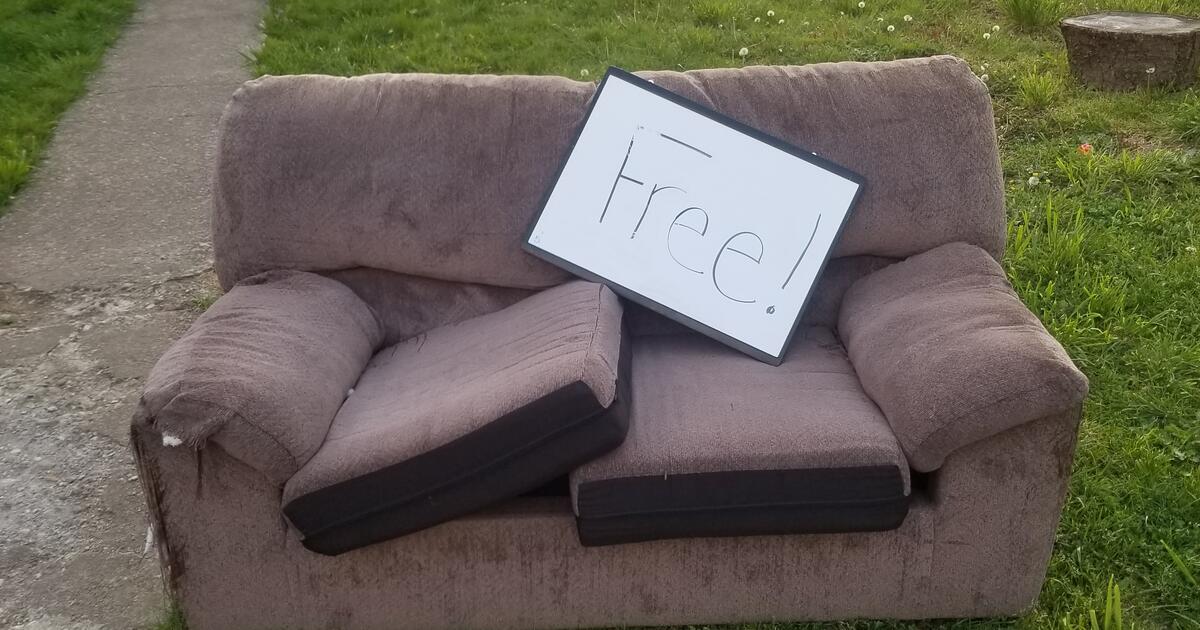 Free Couch for Free in Salem, OR | For Sale & Free — Nextdoor
