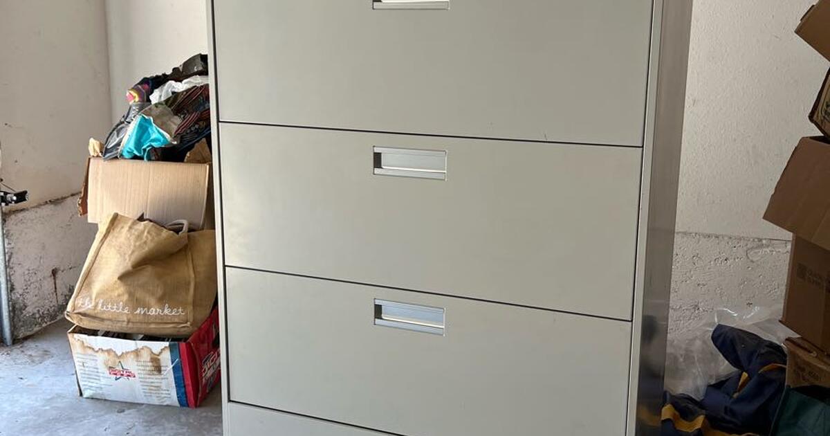 Free / filing cabinet -no keys. for Free in Pacific Palisades, CA | For ...